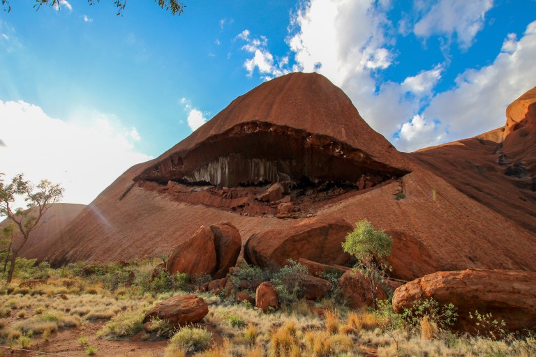 Uluru: review of my trip with Groovy Grape – Yogi Journey